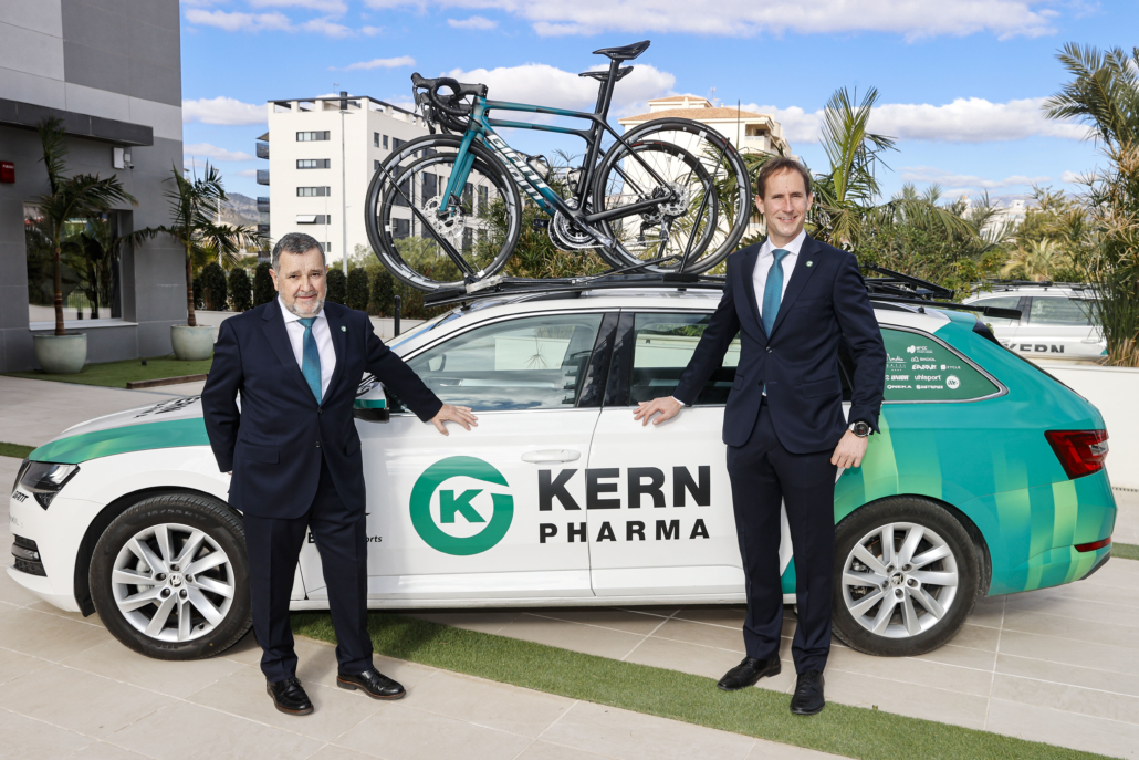 The excitement of heading to the summit – Equipo Kern Pharma